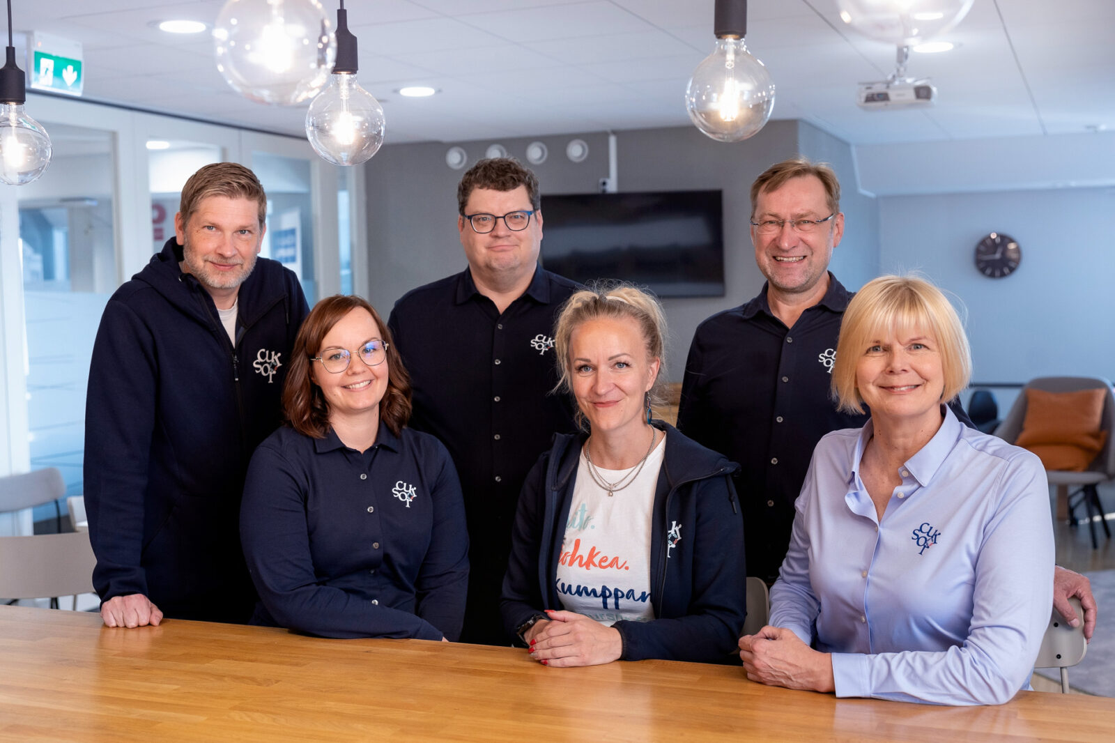 Yrityspalvelumme auttaa sinua livenä ja etänä | Cursor Oy